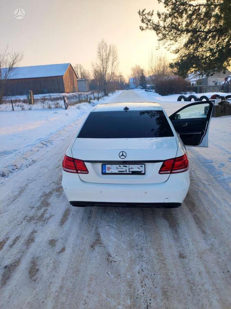 White Mercedes-Benz e-200 2014 in Marijampole, with an engine capacity of 2.14 L and mileage of 488 thousand km for 6999 €, photo 12 on AUTOMOTO.COM.LV