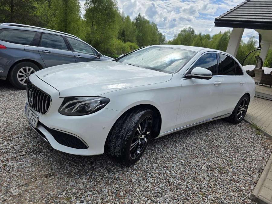 White Mercedes-Benz e-200 2017 in Silale, with an engine capacity of 1.95 L and mileage of 290 thousand km for 15200 €, photo 1 on AUTOMOTO.COM.LV