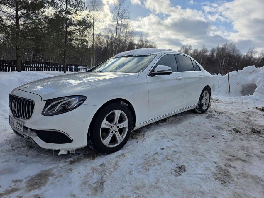White Mercedes-Benz e-200 2017 in Silale, with an engine capacity of 1.95 L and mileage of 290 thousand km for 15200 €, photo 3 on AUTOMOTO.COM.LV