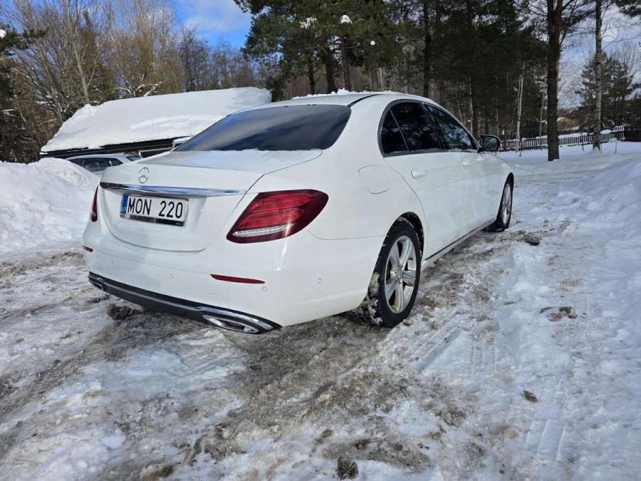 White Mercedes-Benz e-200 2017 in Silale, with an engine capacity of 1.95 L and mileage of 290 thousand km for 15200 €, photo 9 on AUTOMOTO.COM.LV