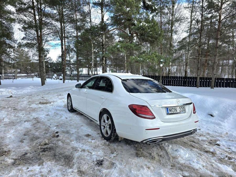 White Mercedes-Benz e-200 2017 in Silale, with an engine capacity of 1.95 L and mileage of 290 thousand km for 15200 €, photo 12 on AUTOMOTO.COM.LV