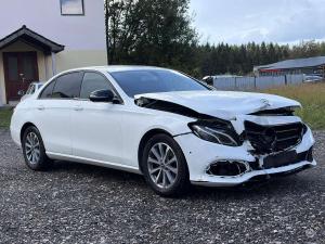 Белый Мерседес E 200 2017 в Укмерге, объемом двигателя 1.95 л и пробегом 193 тыс. км за 5900 €, фото  на AUTOMOTO.COM.LV
