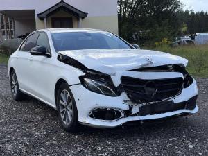 Белый Мерседес E 200 2017 в Укмерге, объемом двигателя 1.95 л и пробегом 193 тыс. км за 5900 €, фото 3 на AUTOMOTO.COM.LV