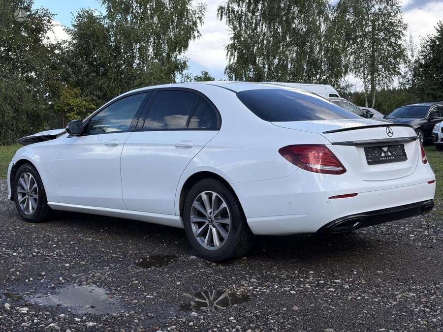 Белый Мерседес E 200 2017 в Укмерге, объемом двигателя 1.95 л и пробегом 193 тыс. км за 5900 €, фото 7 на AUTOMOTO.COM.LV