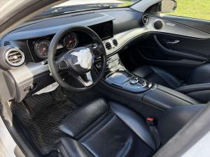 Белый Мерседес E 200 2017 в Укмерге, объемом двигателя 1.95 л и пробегом 193 тыс. км за 5900 €, фото 11 на AUTOMOTO.COM.LV
