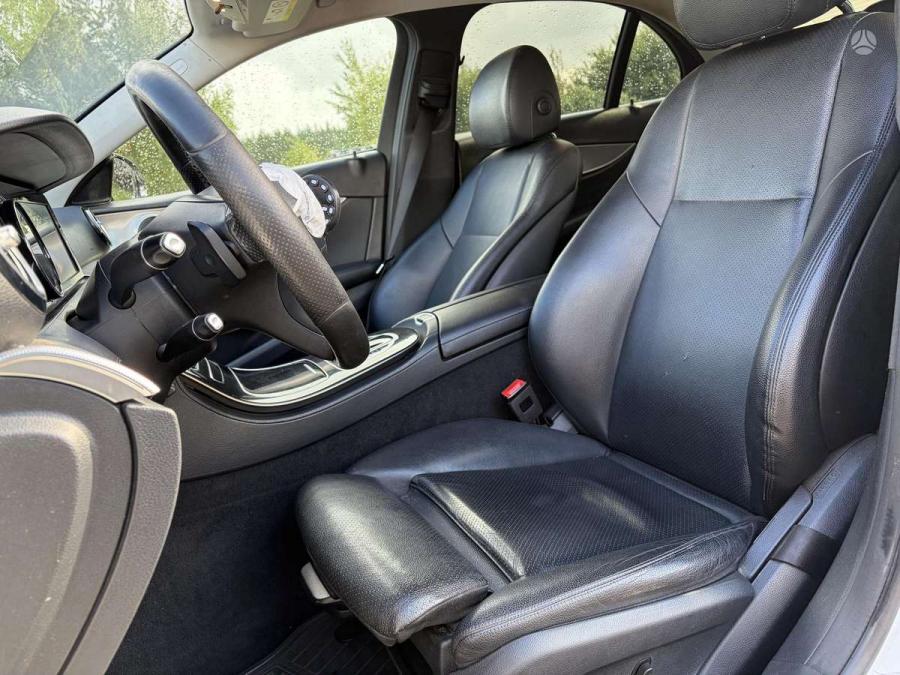 Белый Мерседес E 200 2017 в Укмерге, объемом двигателя 1.95 л и пробегом 193 тыс. км за 5900 €, фото 12 на AUTOMOTO.COM.LV