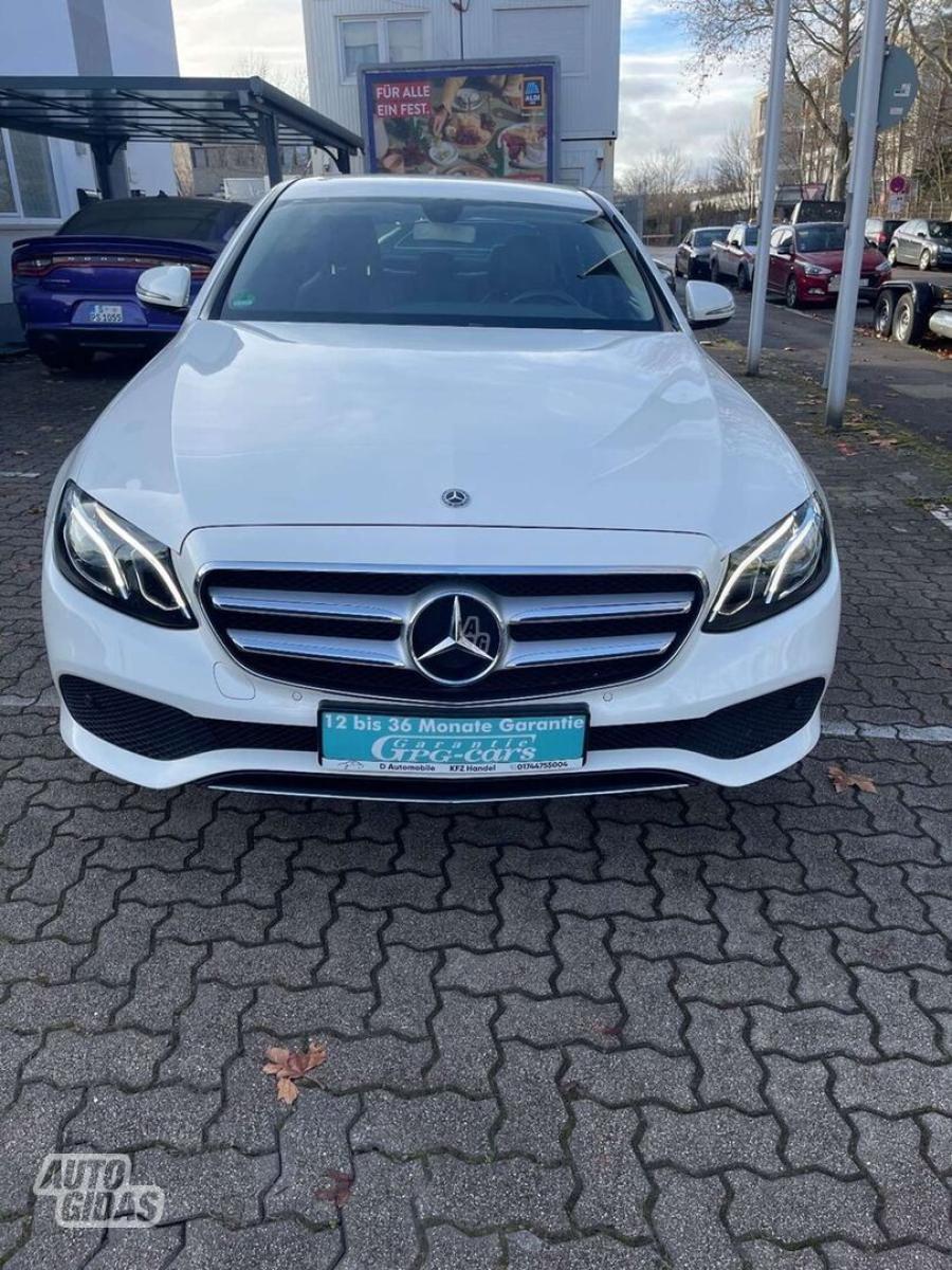 Balts Mercedes-Benz e-200 2018 Kauņa, ar dzinēja tilpumu 2.00 L un nobraukumu 58 tūkst. km par 30630 €, foto 2 vietnē AUTOMOTO.COM.LV