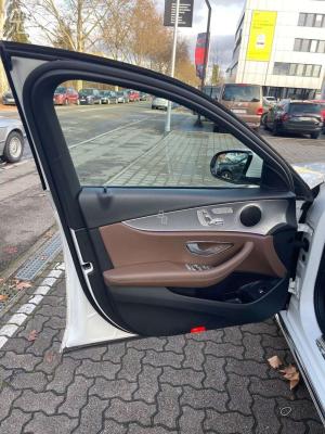 Balts Mercedes-Benz e-200 2018 Kauņa, ar dzinēja tilpumu 2.00 L un nobraukumu 58 tūkst. km par 30630 €, foto 10 vietnē AUTOMOTO.COM.LV
