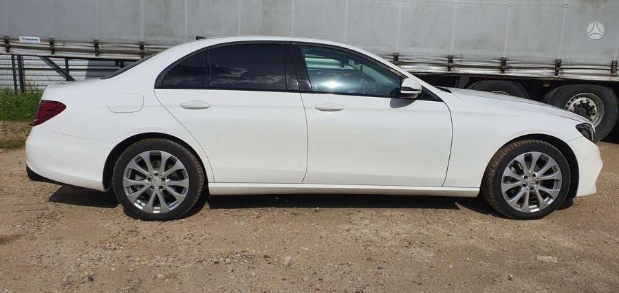 Balts Mercedes-Benz e-200 2018 Viļņa, ar dzinēja tilpumu 2.00 L un nobraukumu 343 tūkst. km par 16500 €, foto 6 vietnē AUTOMOTO.COM.LV