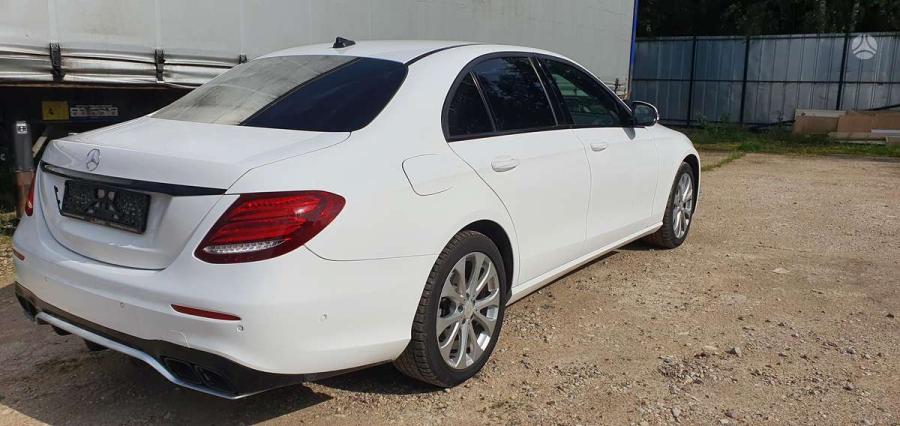Balts Mercedes-Benz e-200 2018 Viļņa, ar dzinēja tilpumu 2.00 L un nobraukumu 343 tūkst. km par 16500 €, foto 9 vietnē AUTOMOTO.COM.LV