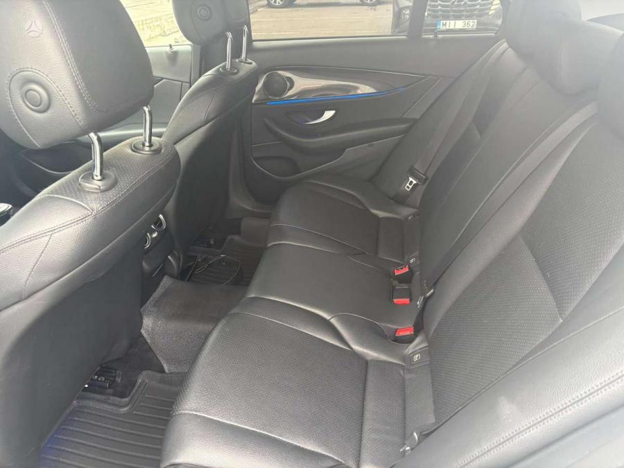 Balts Mercedes-Benz e-200 2018 Viļņa, ar dzinēja tilpumu 2.00 L un nobraukumu 343 tūkst. km par 16500 €, foto 12 vietnē AUTOMOTO.COM.LV