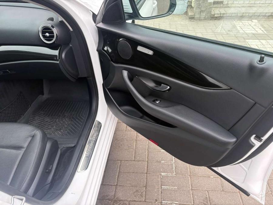 Balts Mercedes-Benz e-200 2018 Viļņa, ar dzinēja tilpumu 2.00 L un nobraukumu 343 tūkst. km par 16500 €, foto 16 vietnē AUTOMOTO.COM.LV