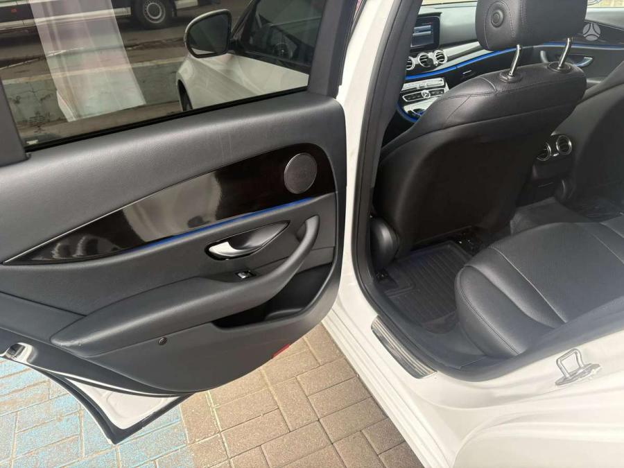 Balts Mercedes-Benz e-200 2018 Viļņa, ar dzinēja tilpumu 2.00 L un nobraukumu 343 tūkst. km par 16500 €, foto 18 vietnē AUTOMOTO.COM.LV