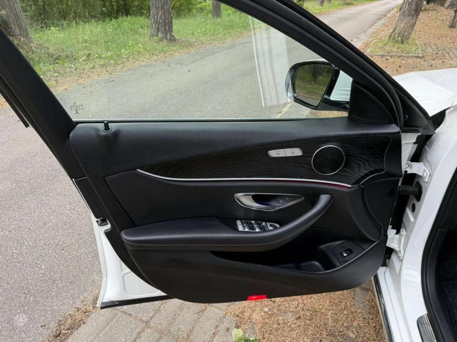 Balts Mercedes-Benz e-200 2018 Prienai, ar dzinēja tilpumu 0.00 L un nobraukumu 325 tūkst. km par 16000 €, foto 12 vietnē AUTOMOTO.COM.LV