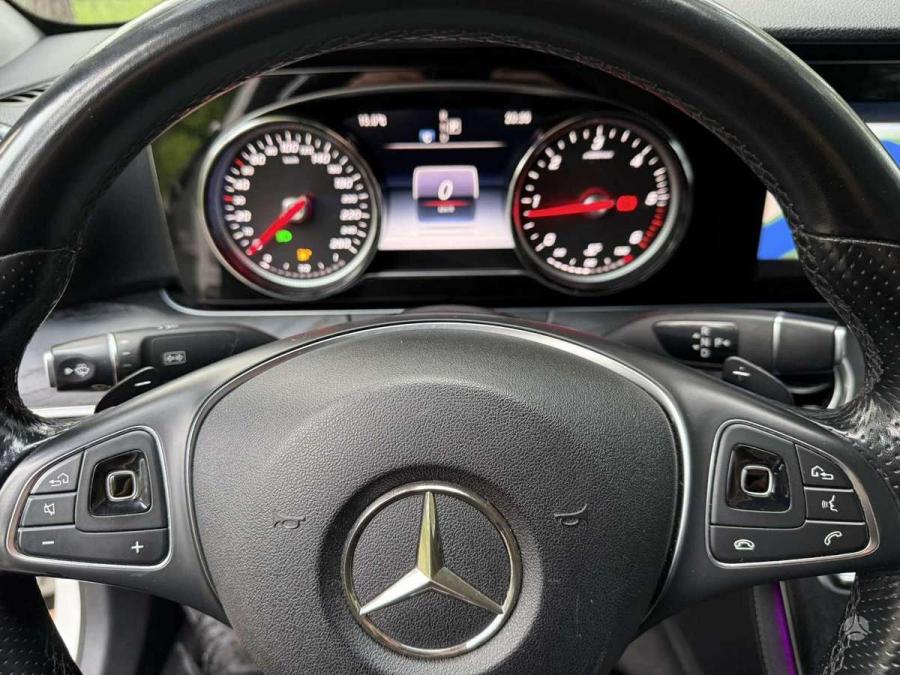 Balts Mercedes-Benz e-200 2018 Prienai, ar dzinēja tilpumu 0.00 L un nobraukumu 325 tūkst. km par 16000 €, foto 27 vietnē AUTOMOTO.COM.LV