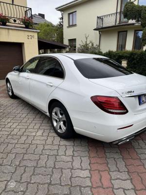 White Mercedes-Benz e-200 2018 in Klaipeda, with an engine capacity of 1.95 L and mileage of 120 thousand km for 17500 €, photo 5 on AUTOMOTO.COM.LV