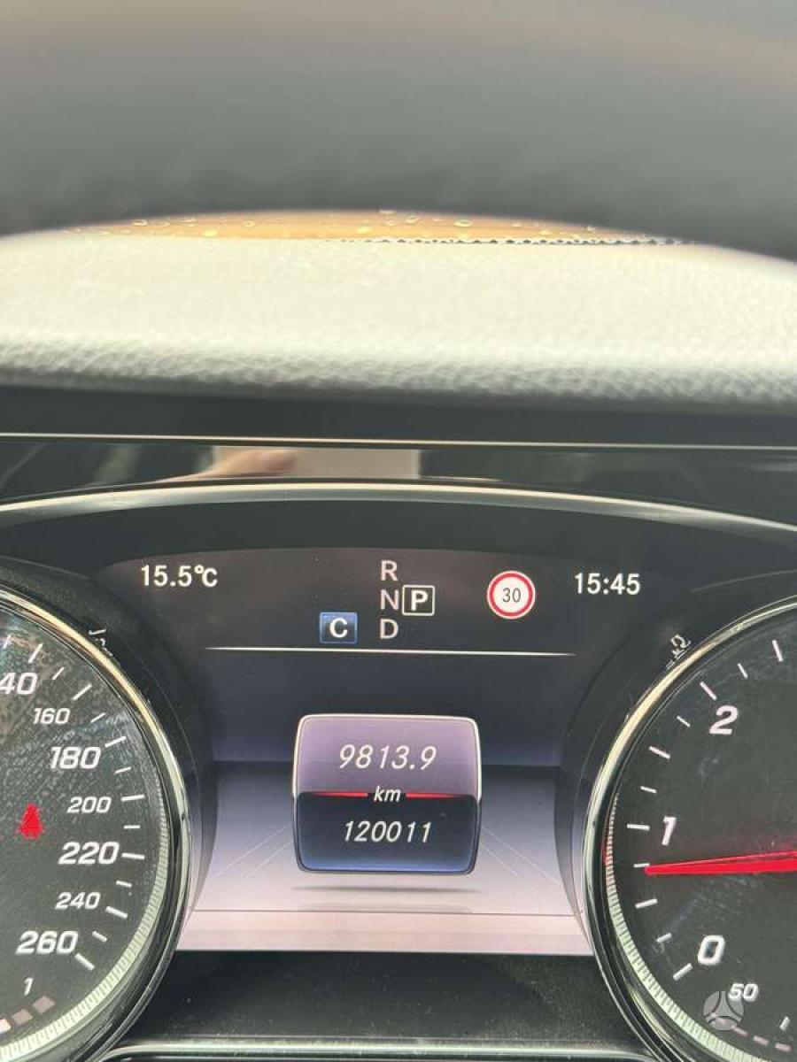 White Mercedes-Benz e-200 2018 in Klaipeda, with an engine capacity of 1.95 L and mileage of 120 thousand km for 17500 €, photo 6 on AUTOMOTO.COM.LV