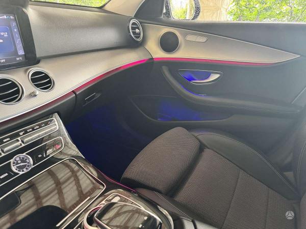 White Mercedes-Benz e-200 2018 in Klaipeda, with an engine capacity of 1.95 L and mileage of 120 thousand km for 17500 €, photo 9 on AUTOMOTO.COM.LV