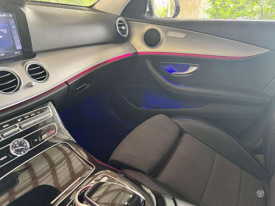 White Mercedes-Benz e-200 2018 in Klaipeda, with an engine capacity of 1.95 L and mileage of 120 thousand km for 17500 €, photo 10 on AUTOMOTO.COM.LV
