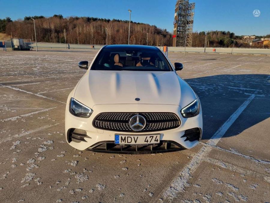 White Mercedes-Benz e-200 2021 in Vilnius, with an engine capacity of 2.00 L and mileage of 103 thousand km for 38900 €, photo 3 on AUTOMOTO.COM.LV