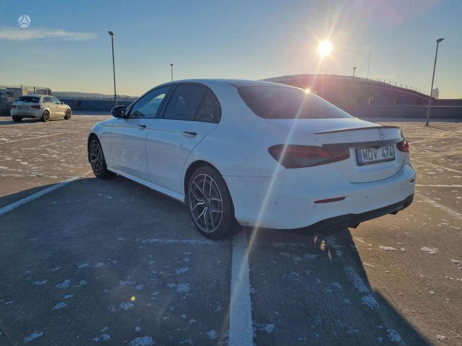White Mercedes-Benz e-200 2021 in Vilnius, with an engine capacity of 2.00 L and mileage of 103 thousand km for 38900 €, photo 5 on AUTOMOTO.COM.LV