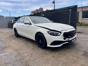 Balts Mercedes-Benz e-200 2021 Kauņa, ar dzinēja tilpumu 1.60 L un nobraukumu 86 tūkst. km par 16900 €, foto 3 vietnē AUTOMOTO.COM.LV