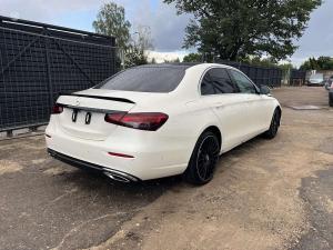 Balts Mercedes-Benz e-200 2021 Kauņa, ar dzinēja tilpumu 1.60 L un nobraukumu 86 tūkst. km par 16900 €, foto 4 vietnē AUTOMOTO.COM.LV