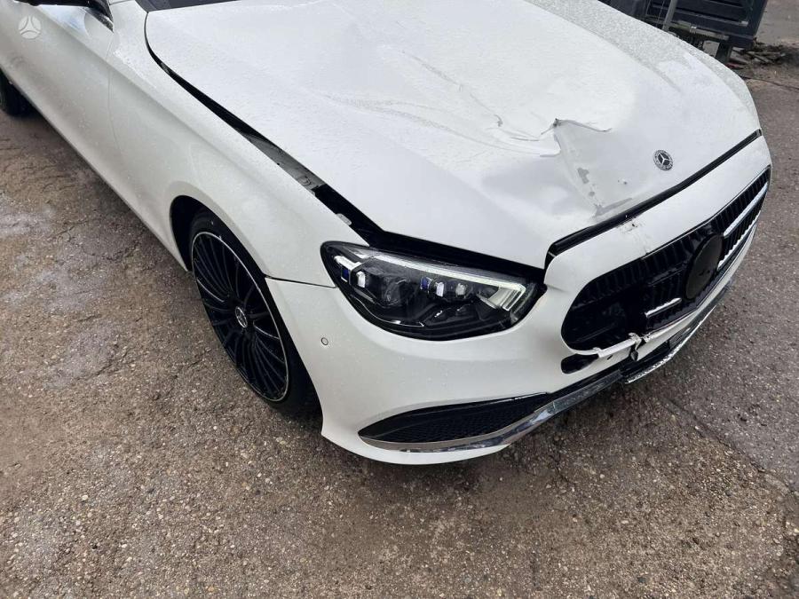 Balts Mercedes-Benz e-200 2021 Kauņa, ar dzinēja tilpumu 1.60 L un nobraukumu 86 tūkst. km par 16900 €, foto 7 vietnē AUTOMOTO.COM.LV