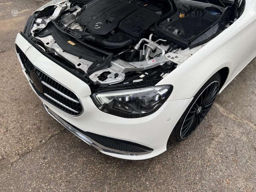 Balts Mercedes-Benz e-200 2021 Kauņa, ar dzinēja tilpumu 1.60 L un nobraukumu 86 tūkst. km par 16900 €, foto 8 vietnē AUTOMOTO.COM.LV