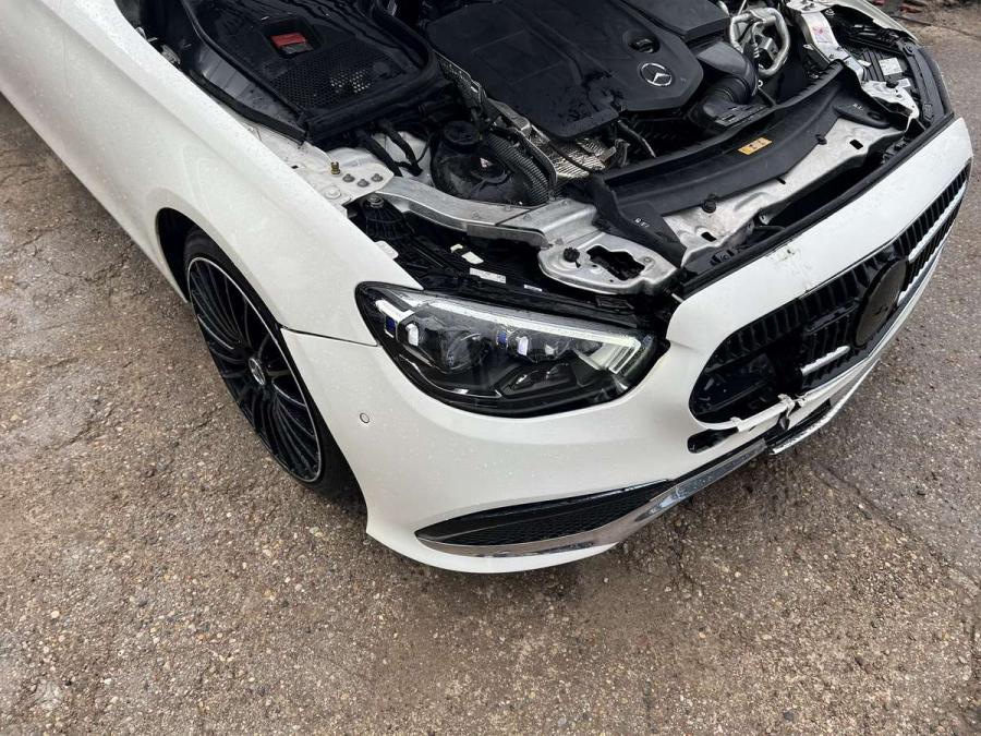 Balts Mercedes-Benz e-200 2021 Kauņa, ar dzinēja tilpumu 1.60 L un nobraukumu 86 tūkst. km par 16900 €, foto 10 vietnē AUTOMOTO.COM.LV