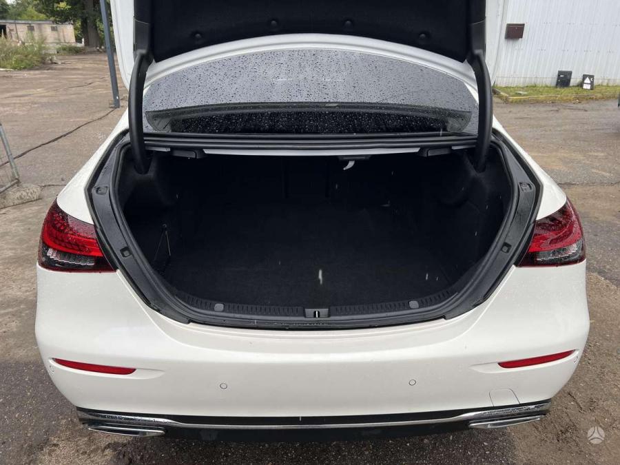 Balts Mercedes-Benz e-200 2021 Kauņa, ar dzinēja tilpumu 1.60 L un nobraukumu 86 tūkst. km par 16900 €, foto 12 vietnē AUTOMOTO.COM.LV