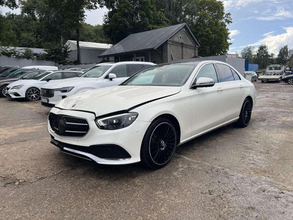 Balts Mercedes-Benz e-200 2021 Kauņa, ar dzinēja tilpumu 1.60 L un nobraukumu 86 tūkst. km par 15900 €, foto 1 vietnē AUTOMOTO.COM.LV