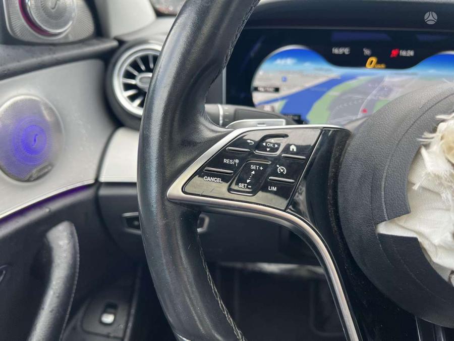 Белый Мерседес E 200 2021 в Каунас, объемом двигателя 1.60 л и пробегом 86 тыс. км за 15900 €, фото 34 на AUTOMOTO.COM.LV