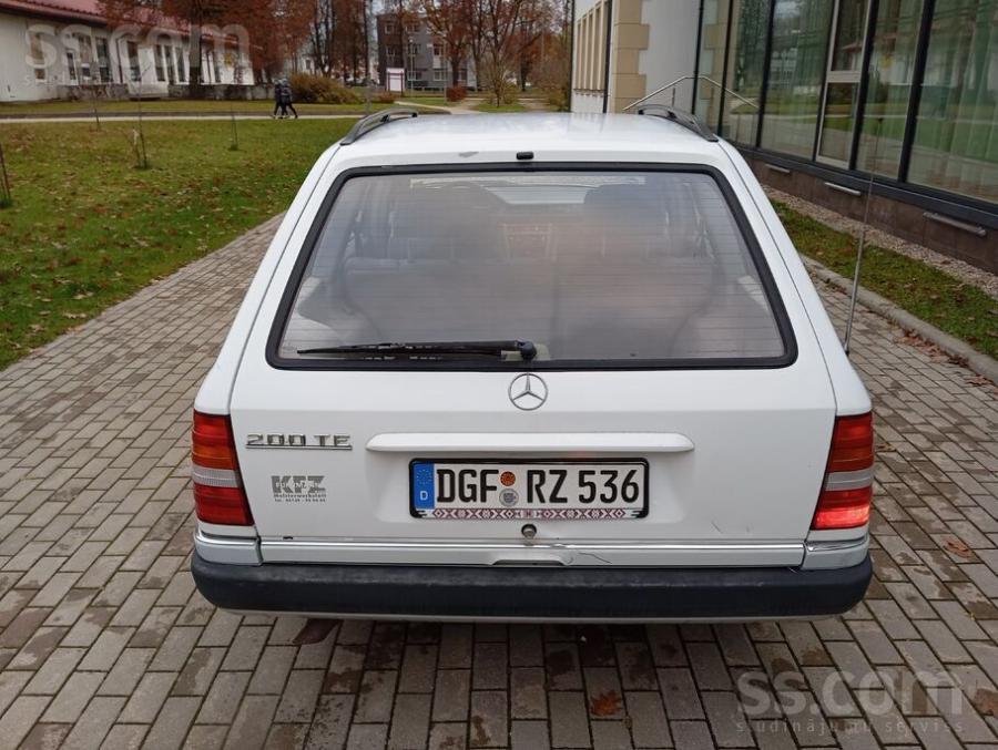 White Mercedes-Benz e-200 1993 in Balvi, with an engine capacity of 2.00 L and mileage of 0 thousand km for 3777 €, photo 8 on AUTOMOTO.COM.LV