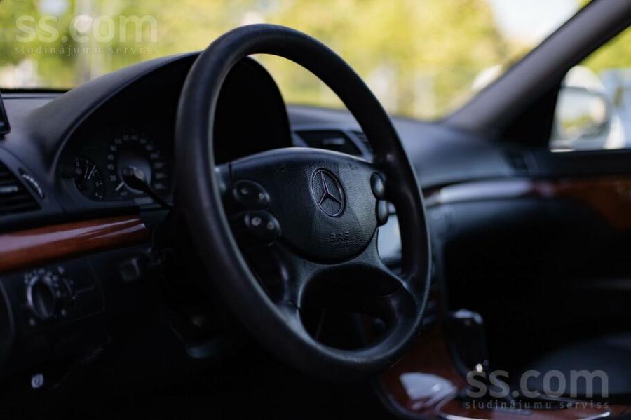 White Mercedes-Benz e-200 2007 in Riga, with an engine capacity of 2.20 L and mileage of 378 thousand km for 3990 €, photo 12 on AUTOMOTO.COM.LV
