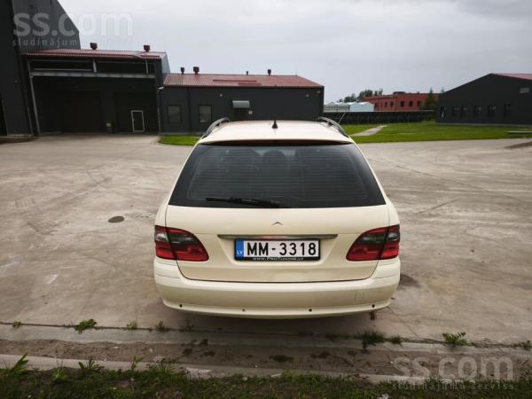 White Mercedes-Benz e-200 2009 in Riga, with an engine capacity of 2.20 L and mileage of 478 thousand km for 1525 €, photo 5 on AUTOMOTO.COM.LV
