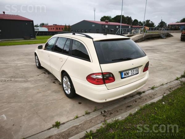 White Mercedes-Benz e-200 2009 in Riga, with an engine capacity of 2.20 L and mileage of 478 thousand km for 1525 €, photo 6 on AUTOMOTO.COM.LV