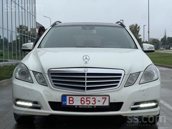 Мерседес E 200 2010 в Резекне на AUTOMOTO.COM.LV Белый Мерседес E 200 2010 в Резекне, объемом двигателя 2.10 л и пробегом 339 тыс. км за 6890 €, фото 1 на AUTOMOTO.COM.LV