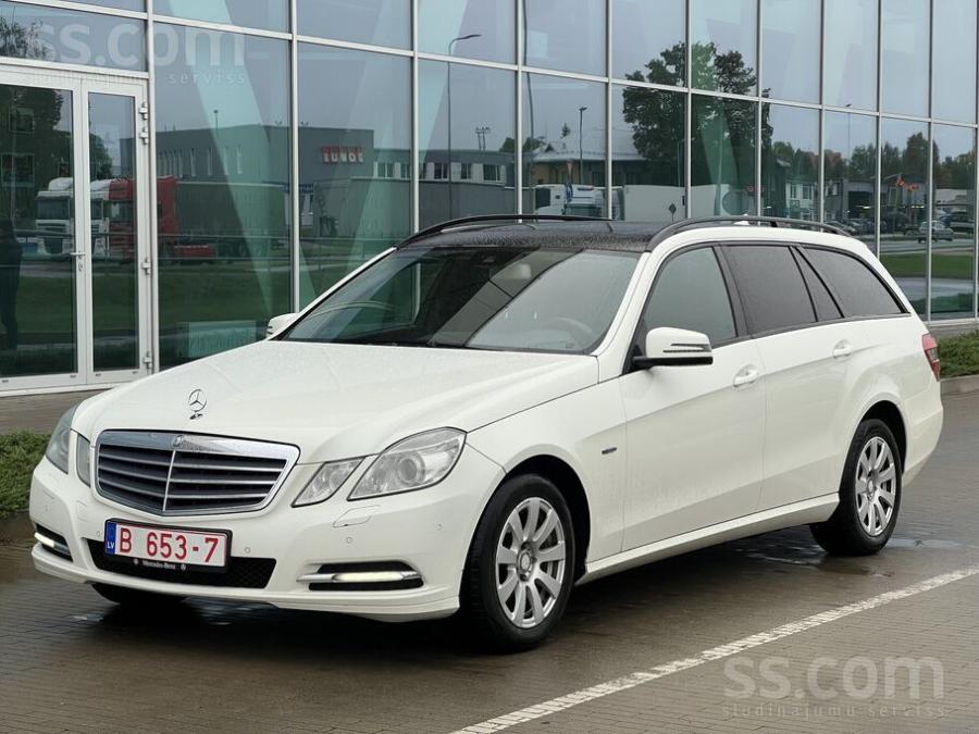 Белый Мерседес E 200 2010 в Резекне, объемом двигателя 2.10 л и пробегом 339 тыс. км за 6890 €, фото 3 на AUTOMOTO.COM.LV
