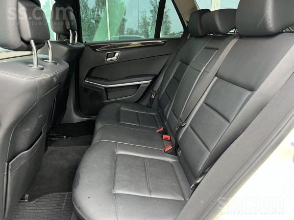 Мерседес E 200 2010 в Резекне на AUTOMOTO.COM.LV Белый Мерседес E 200 2010 в Резекне, объемом двигателя 2.10 л и пробегом 339 тыс. км за 6890 €, фото 11 на AUTOMOTO.COM.LV