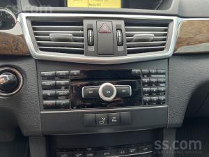 Белый Мерседес E 200 2010 в Резекне, объемом двигателя 2.10 л и пробегом 339 тыс. км за 6890 €, фото 12 на AUTOMOTO.COM.LV