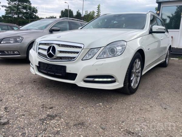 Balts Mercedes-Benz e-200 2011 Rīga, ar dzinēja tilpumu 2.10 L un nobraukumu 283 tūkst. km par 6700 €, foto 3 vietnē AUTOMOTO.COM.LV