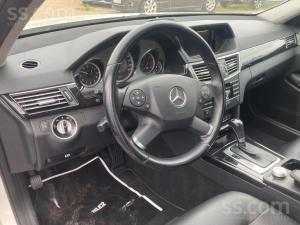 Balts Mercedes-Benz e-200 2011 Rīga, ar dzinēja tilpumu 2.10 L un nobraukumu 283 tūkst. km par 6700 €, foto 17 vietnē AUTOMOTO.COM.LV