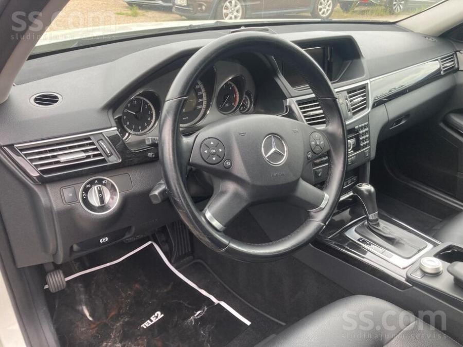 Balts Mercedes-Benz e-200 2011 Rīga, ar dzinēja tilpumu 2.10 L un nobraukumu 283 tūkst. km par 6700 €, foto 17 vietnē AUTOMOTO.COM.LV