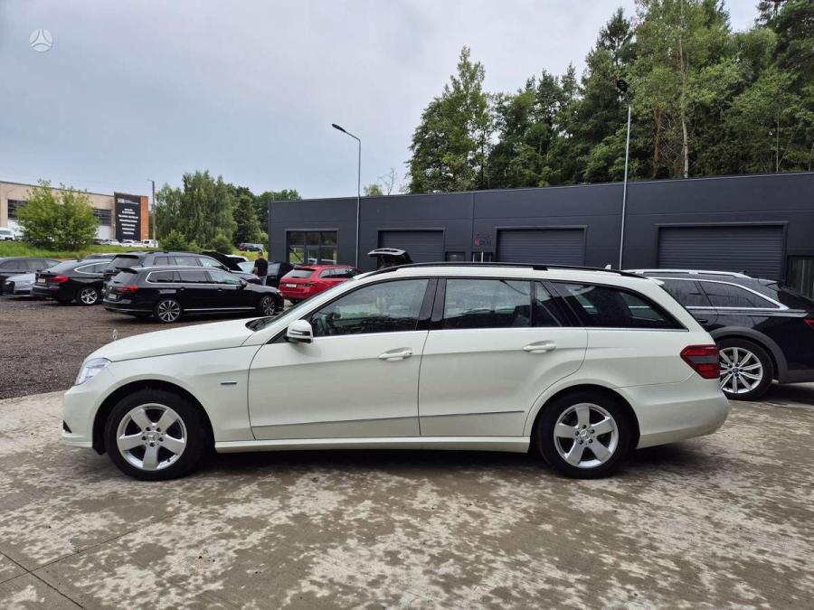 Белый Мерседес E 200 2011 в Утена, объемом двигателя 2.14 л и пробегом 280 тыс. км за 4990 €, фото 6 на AUTOMOTO.COM.LV