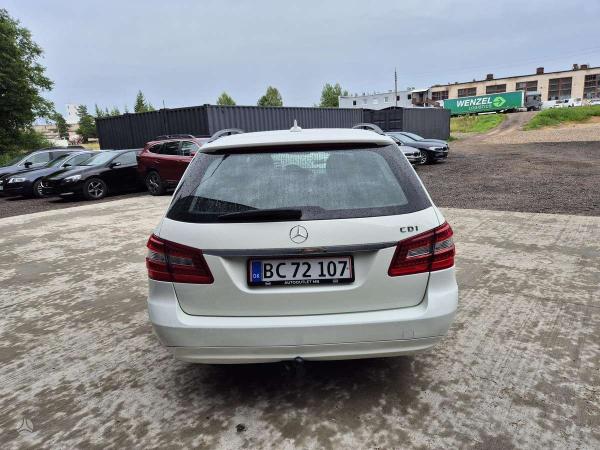 Balts Mercedes-Benz e-200 2011 Utena, ar dzinēja tilpumu 2.14 L un nobraukumu 280 tūkst. km par 4990 €, foto 8 vietnē AUTOMOTO.COM.LV
