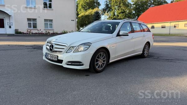 Balts Mercedes-Benz e-200 2011 Ogre, ar dzinēja tilpumu 2.10 L un nobraukumu 284 tūkst. km par 6300 €, foto 8 vietnē AUTOMOTO.COM.LV
