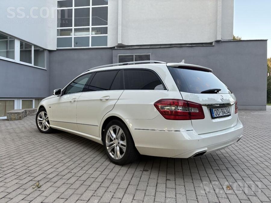 White Mercedes-Benz e-200 2012 in Riga, with an engine capacity of 2.10 L and mileage of 292 thousand km for 6800 €, photo 5 on AUTOMOTO.COM.LV