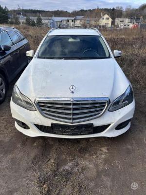 Balts Mercedes-Benz e-200 2013 Viļņa, ar dzinēja tilpumu 2.14 L un nobraukumu 242 tūkst. km par 4900 €, foto 3 vietnē AUTOMOTO.COM.LV