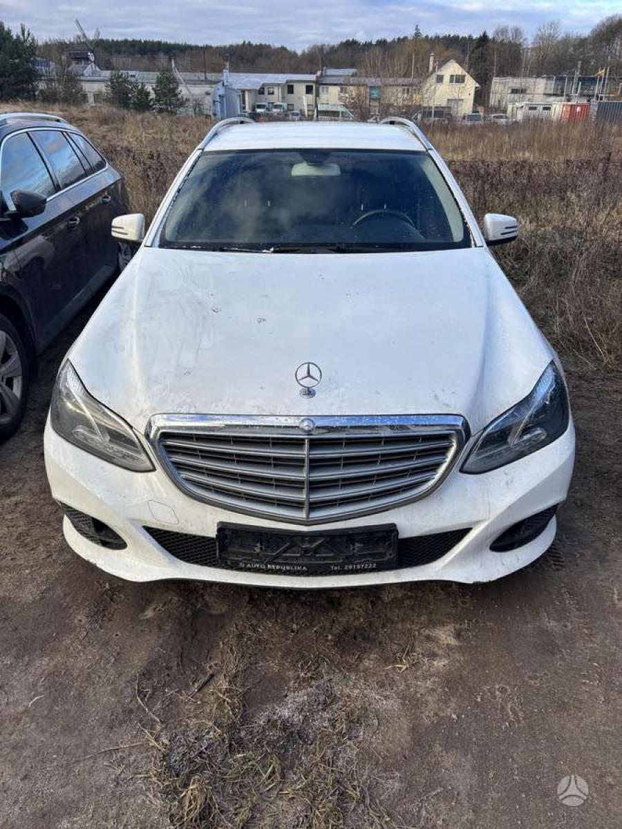 Balts Mercedes-Benz e-200 2013 Viļņa, ar dzinēja tilpumu 2.14 L un nobraukumu 242 tūkst. km par 4900 €, foto 3 vietnē AUTOMOTO.COM.LV